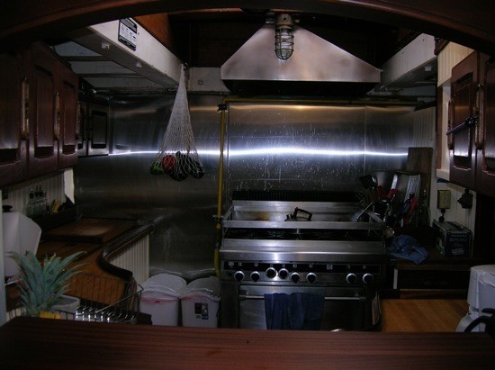 Yacht HIGHLANDER SEA, John F James | CHARTERWORLD Luxury Superyacht ...